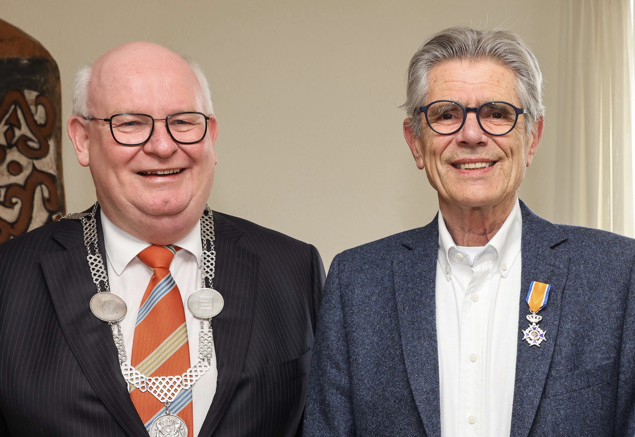 Uitreiking Koninklijke onderscheidingen aan drie vrijwilligers in ...