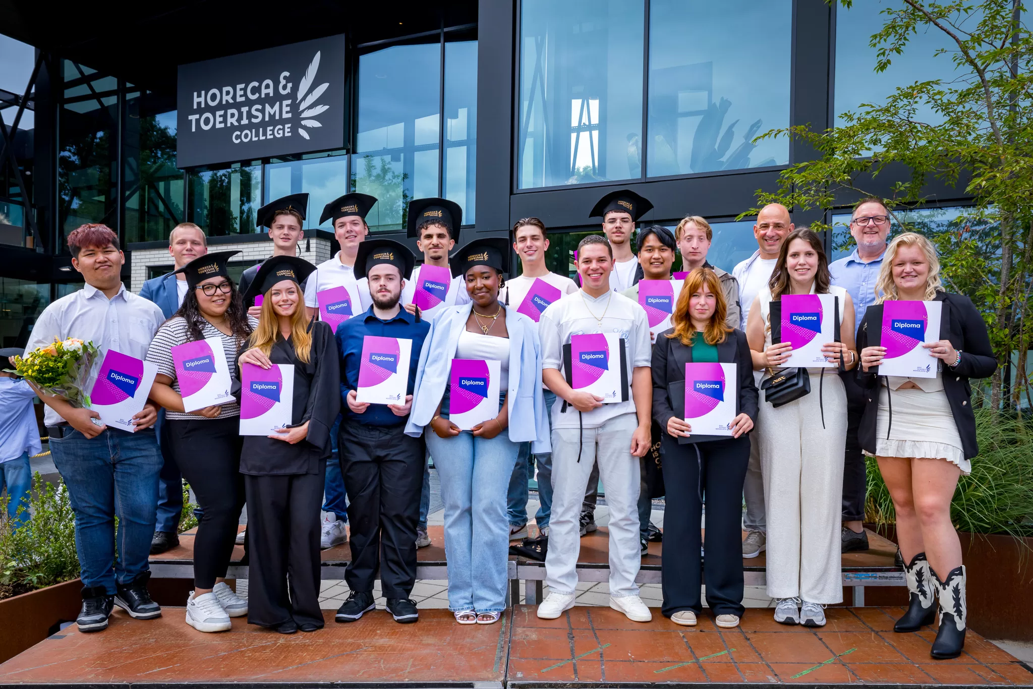Ruim 370 studenten geslaagd voor hun diploma Horeca & Toerisme - De ...
